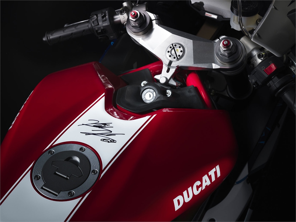 Ducati Superbike 848 Nicky Hayden "Special Edition" (2010) - 2ri.de