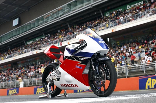 Honda präsentiert die NSF 250 R für die Moto3-Klasse - 2ri.de