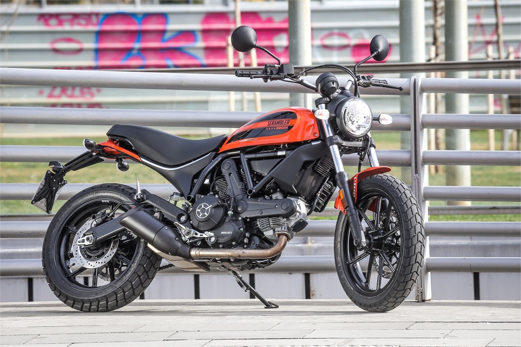 Ducati Scrambler Sixty2 (2016) - 2ri.de