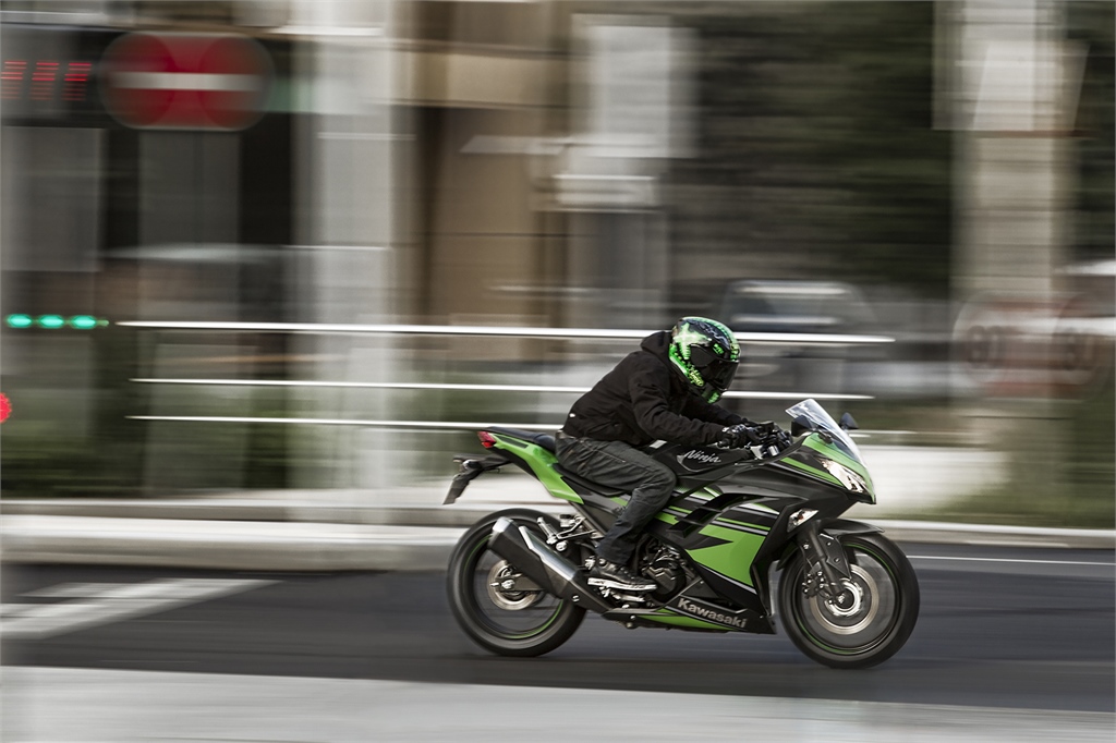 Kawasaki Ninja 300 ABS "KRT Edition" (2016) - 2ri.de