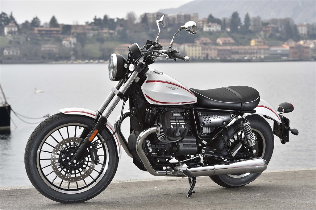 Moto Guzzi V9 Roamer (2016) - 2ri.de