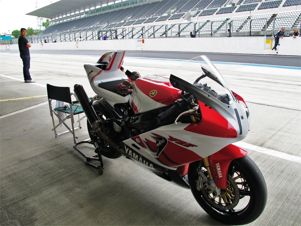 Yamaha YZF-R7 "OW02" (1999) - 2ri.de